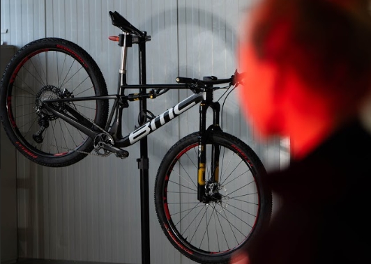 4iiii announces partnership with BMC Factory Racing - BikeBiz