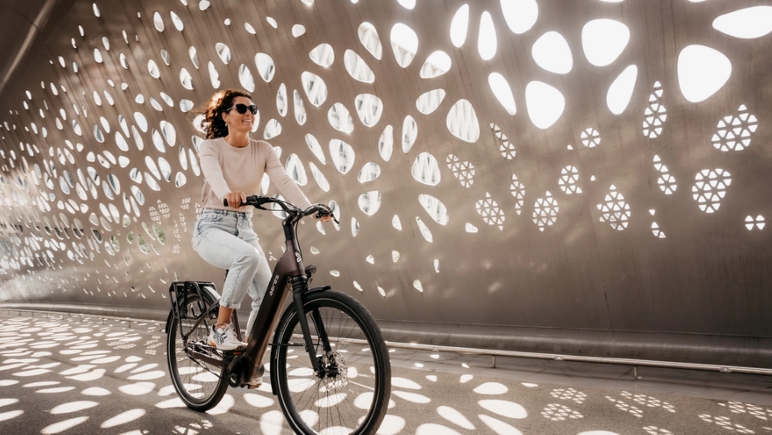 Belgian Cycling Factory launches e-mobility market focused Aeres brand ...